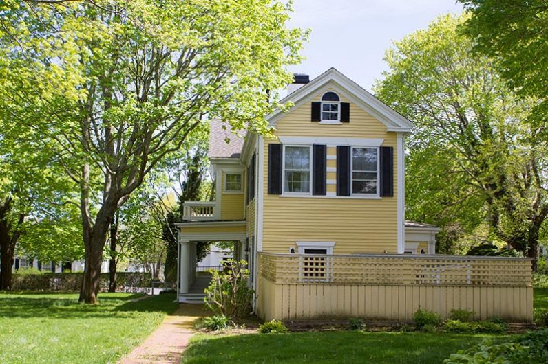 A Wanderer's Guide to Historic Vineyard Homes - Vineyard Visitor